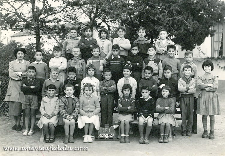 Photo de classe CE1 de 1957, ECOLE DU PORT - Copains d'avant