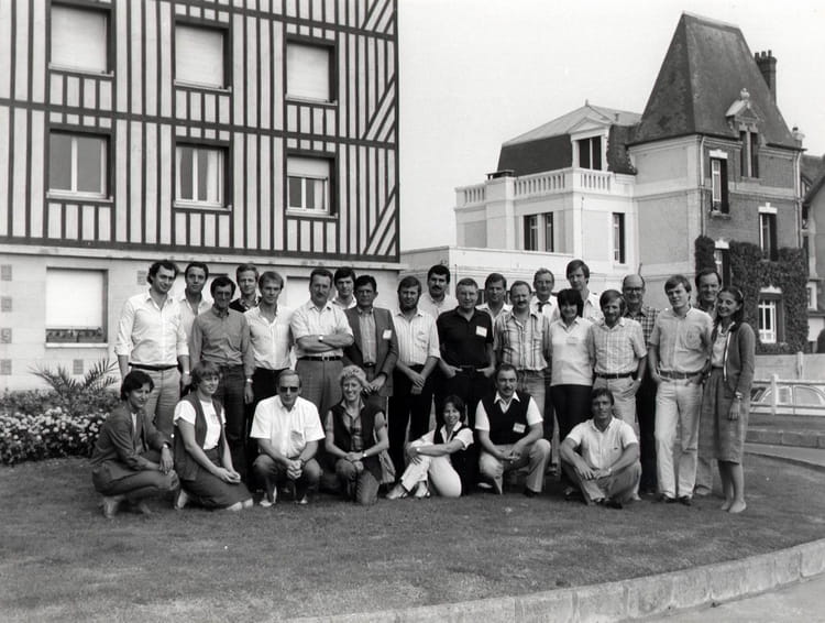 Photo de classe Management Development One de 1982, DRESSER ATLAS ...