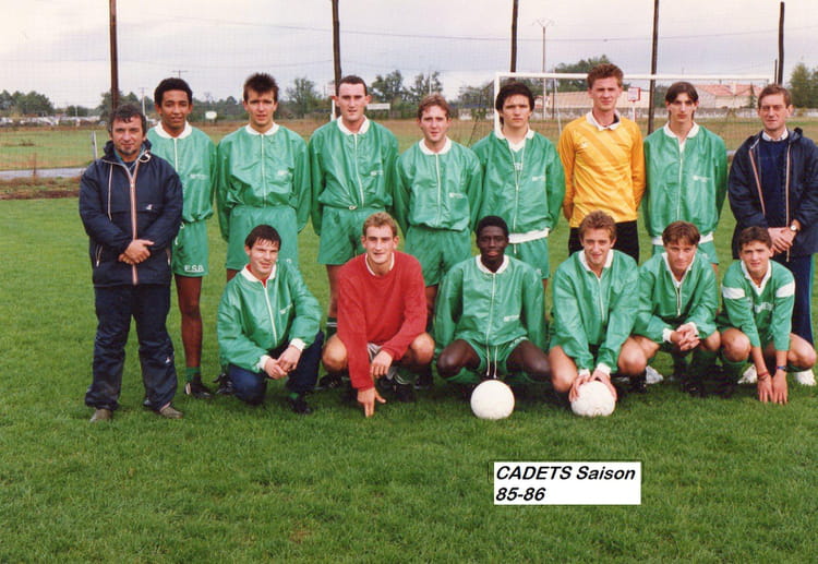 Photo de classe Cadets saison 85-86 de 1985, ESB - Copains d'avant