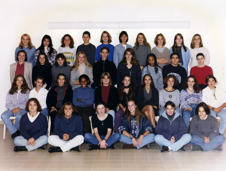 Photo de classe 2nde D option sms de 1996, Lycée Francoise Cabrini ...
