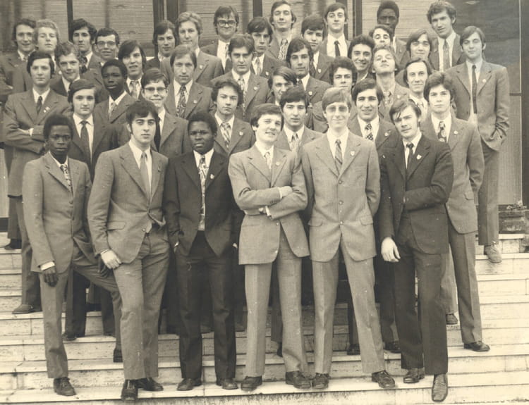 Photo de classe La 11ème arrive ! de 1971, Edm Edf - Copains d'avant