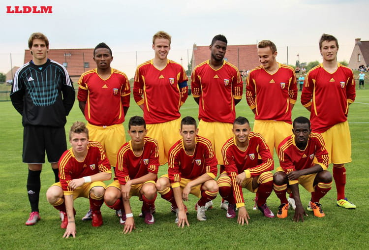 Photo de classe Equipe CFA de Lens en amical contre Dunkerque (2011 ...