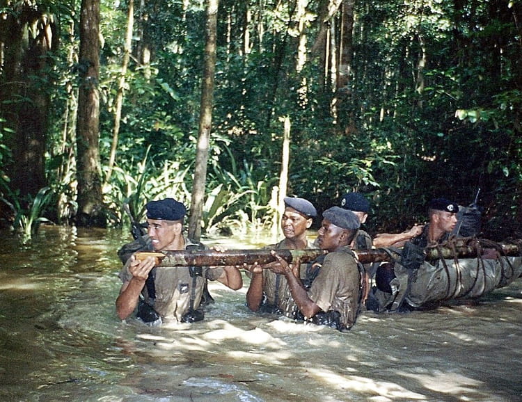 Photo de classe GUYANE STAGE COMMANDO de 1991, 2 Regiment De Hussards ...