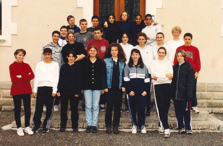 Photo de classe 3ème de 1998, Collège Flavius Vaussenat - Copains d'avant