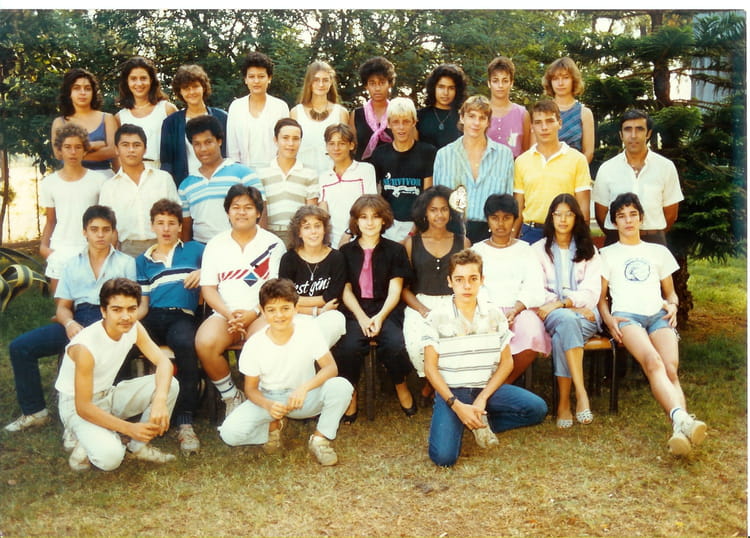 Photo de classe Lycée de saint-paul de 1984, Lycée Evariste De Parny - Copains d'avant