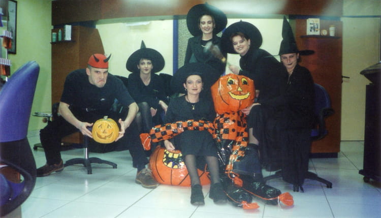 Photo de classe Halloween de 1998, Studio 54 - Copains d'avant