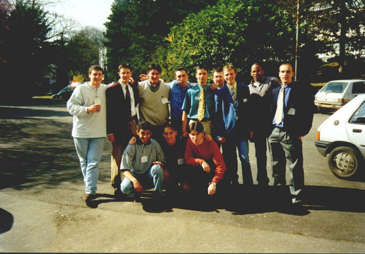 Photo de classe GEII 2ème Année de 1999, Université De Picardie Jules ...