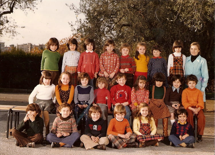 Photo de classe CP de 1975, EMILE ROUX - Copains d'avant