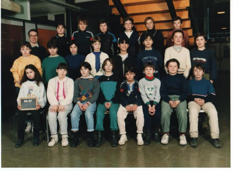 Photo de classe 6ème3 de 1986, Collège Terres Rouges - Copains d'avant