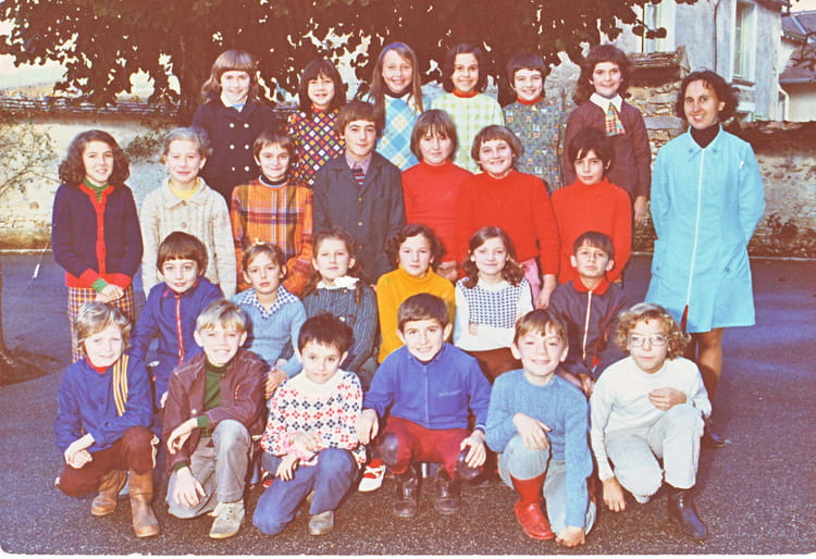 Photo de classe CM2 de 1975, ECOLE ALEXANDRE HUET - Copains d'avant
