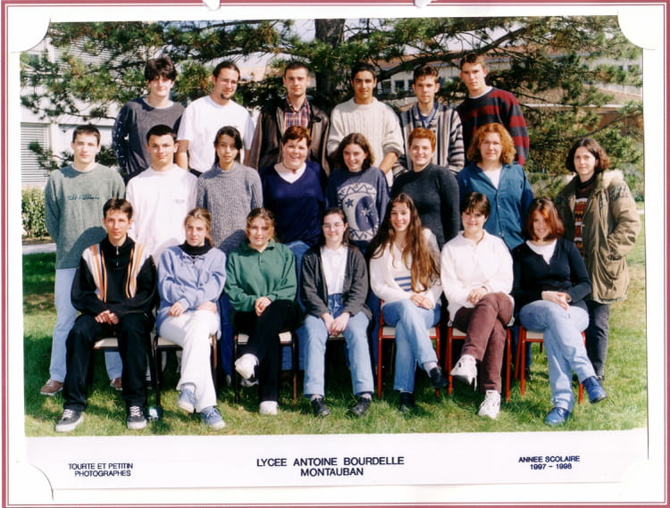 Photo de classe Terminale STL de 1998, Lycée Antoine Bourdelle - Copains d'avant