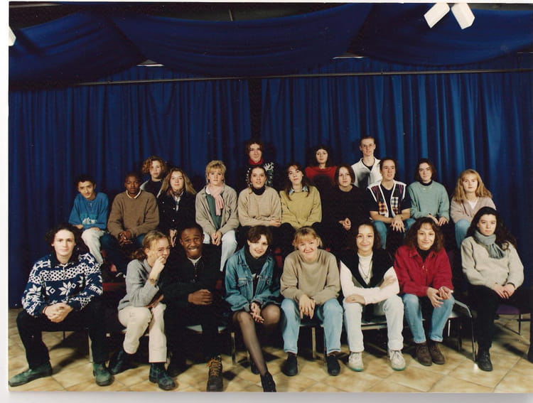 Photo de classe 1èreSTT2 de 1995, Lycée Auguste Angellier - Copains d'avant
