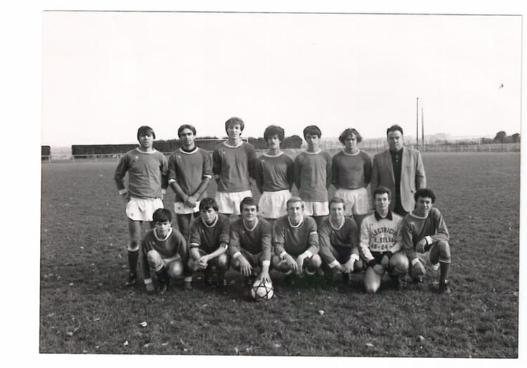 Photo de classe Seniors 1984 de 1984, Fc. Famars - Copains d'avant