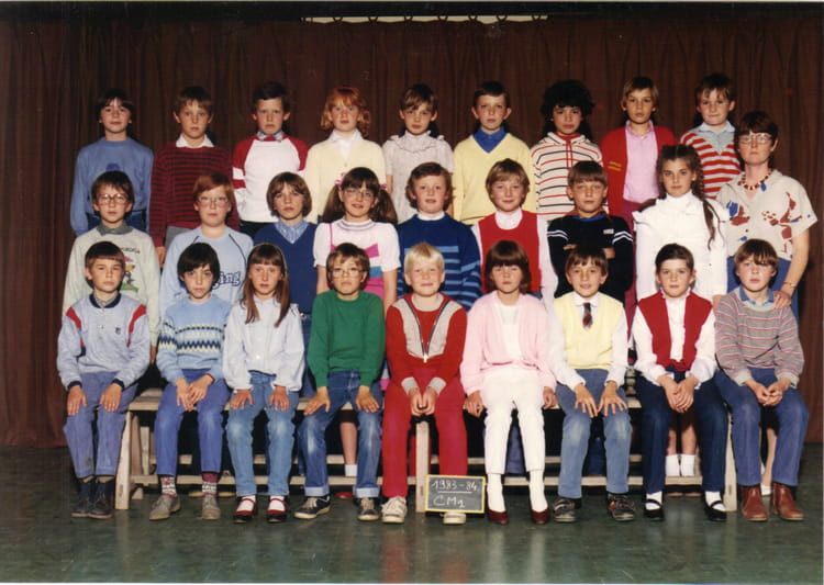 Photo de classe CM1 Mme Guyot de 1983, ECOLE DE VERDUN - Copains d'avant
