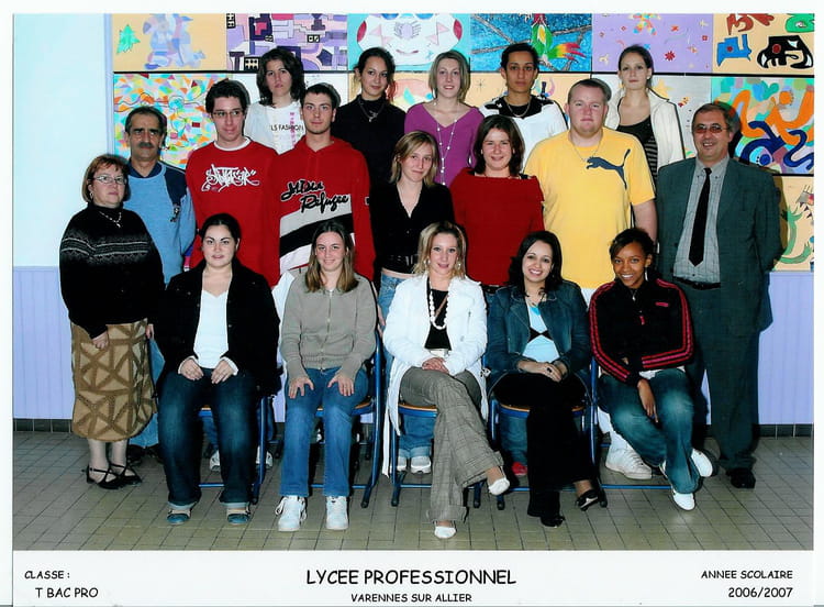 Photo de classe Term Bac Pro de 2007, Lycée Professionnel Val D'allier ...