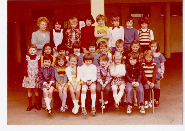 Photo de classe CP de 1975, JEAN ROSTAND - Copains d'avant