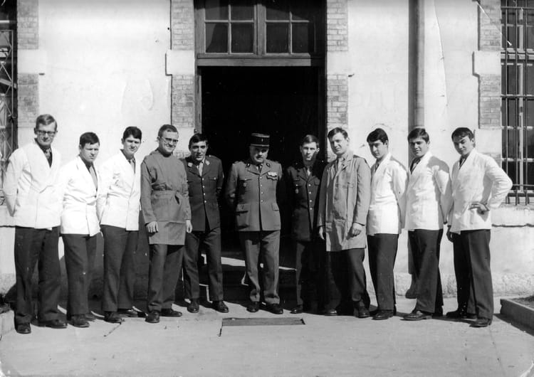 Photo de classe Le foyer du soldat - Cie CCS - de 1968, Cism 2 ...