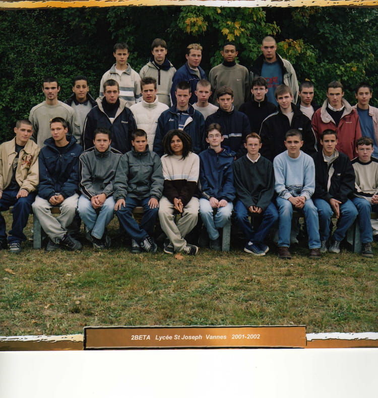 Photo de classe 1er année de BEP Electrotechnique de 2001, Lycée Saint ...