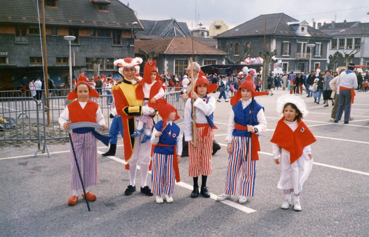 Photo de classe Carnaval de 1989, Ecole Marius Pinard (Bellegarde Sur ...