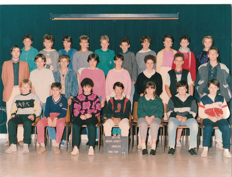 Photo de classe 4ème D de 1986, Collège Michel Servet - Copains d'avant