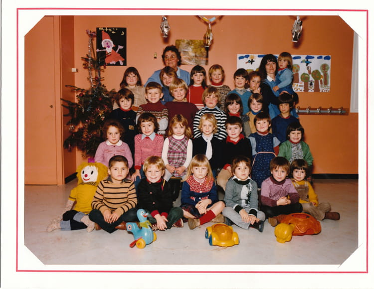 Photo de classe IMG_NEW de 1982, Ecole Primaire (Saint Eustache La ...