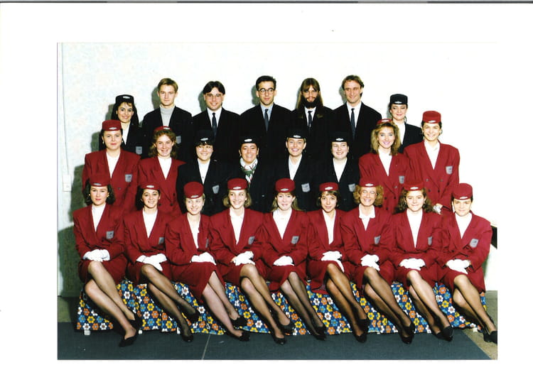 Photo de classe BTS TOURISME 1ère année de 1988, ECOLE KIENZ - Copains ...