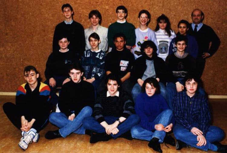 Photo de classe 4ème A2 de 1988, Athenee Royal Saint-ghislain - Copains ...