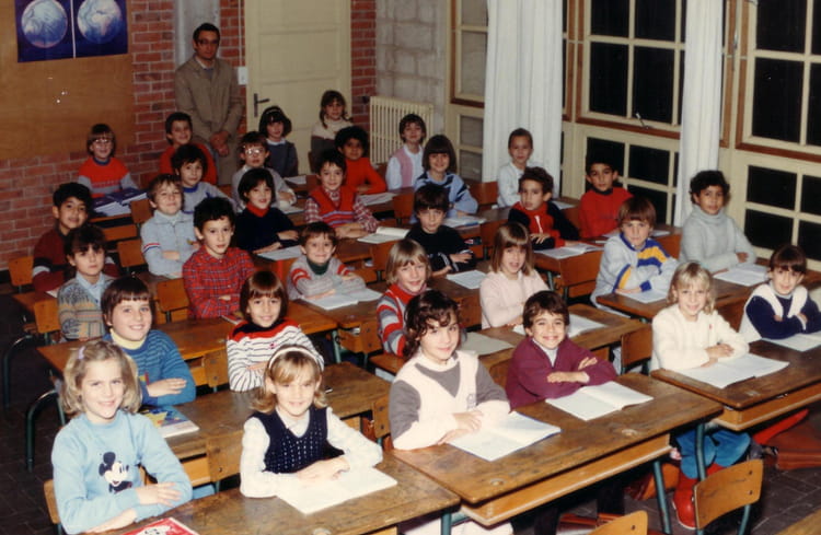 Photo de classe CE2 de 1984, Ecole Cité Astruc - Copains d'avant