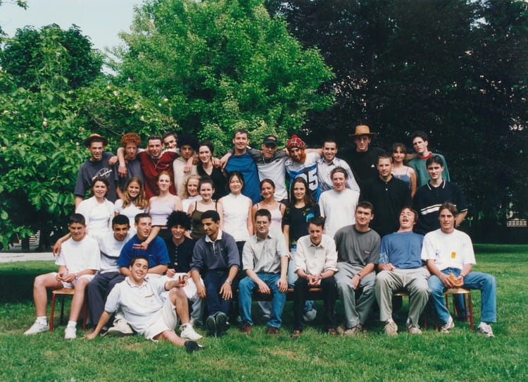 Photo de classe Terminale S de 2000, Lycée Pierre Du Terrail - Copains d'avant
