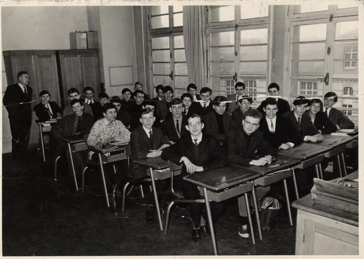Photo de classe 4e Enseignement Commercial de 1964, College D ...