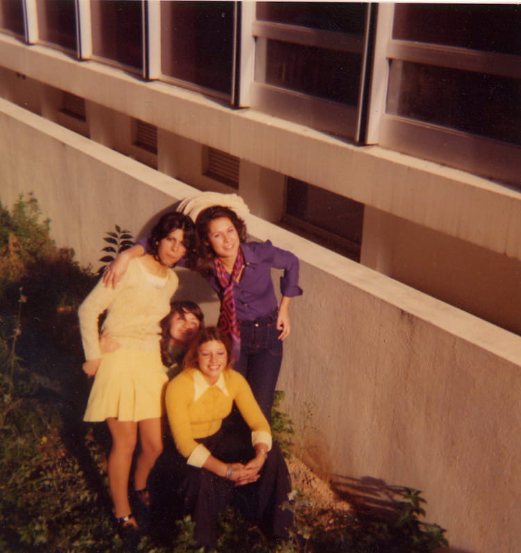 Photo de classe 1ère G1 de 1974, Lycée Beau Site - Copains d'avant