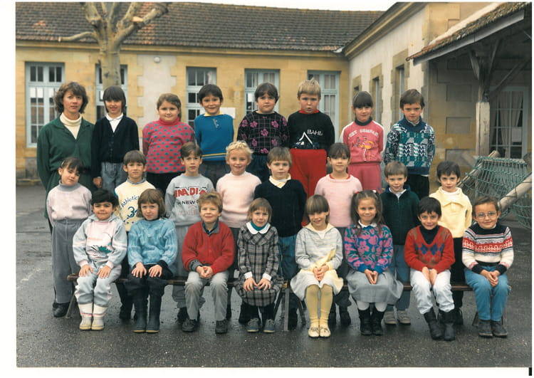 Photo de classe CP 1987/1988 de 1988, Ecole Primaire (Saint Pierre D ...
