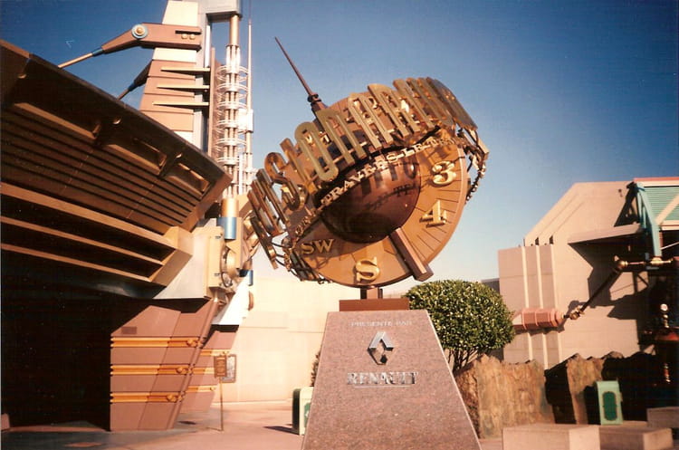 Photo de classe Visionarium logo! de 1994, Disneyland Paris - Copains d ...