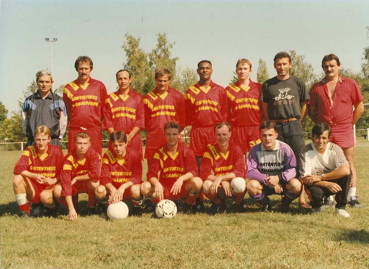 Photo de classe Equipe 1ere - CRENEY FC de 1995, FC CRENEY - Copains d ...