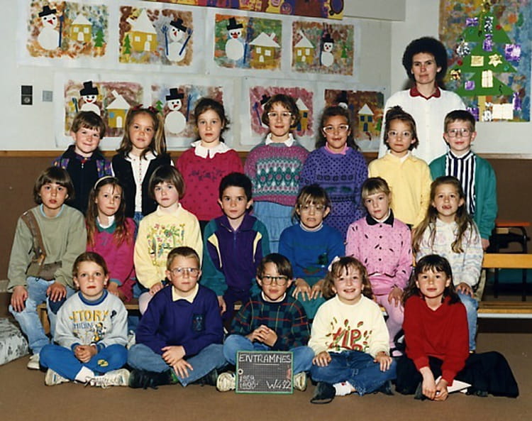 Photo de classe CE1 de 1990, ECOLE PUBLIQUE - Copains d'avant