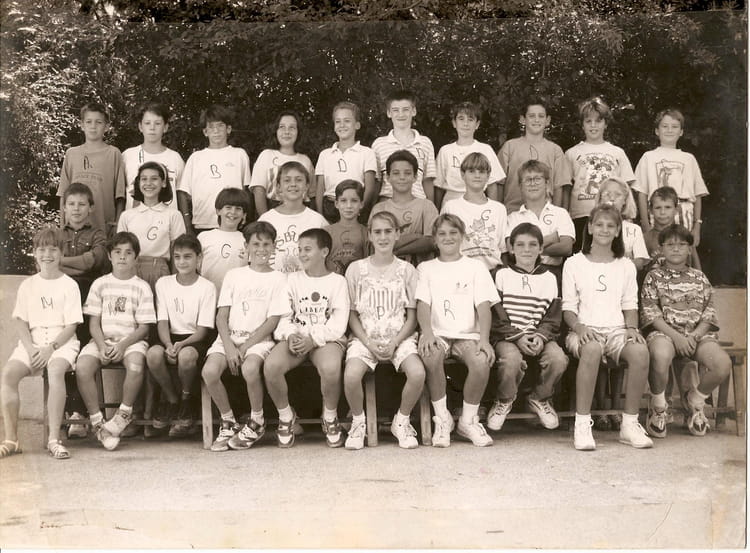 Photo de classe 6e mauve de 1992, Collège Bon Accueil - Copains d'avant