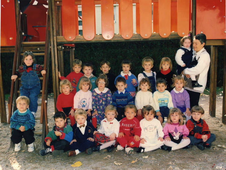 Photo de classe Photo de classe 1992 de 1992, LES ROHEFORTS - Copains d ...