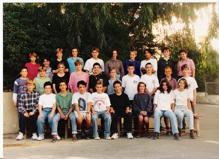 Photo de classe 4eme Rouge de 1994, Collège Bon Accueil - Copains d'avant