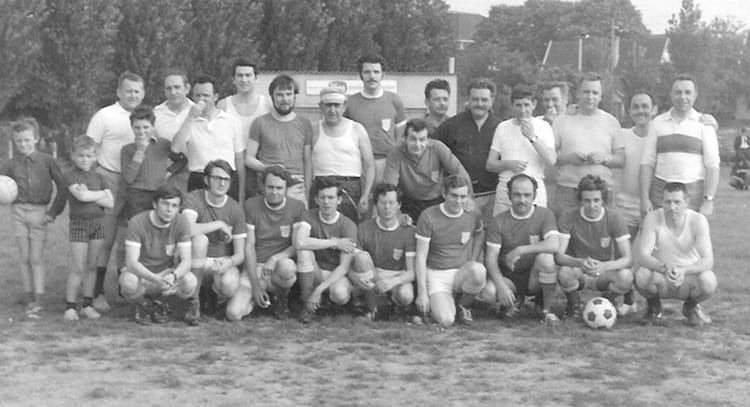 Photo de classe L'équipe de foot du CRNC de 1973, CDF CHIMIE - Copains ...