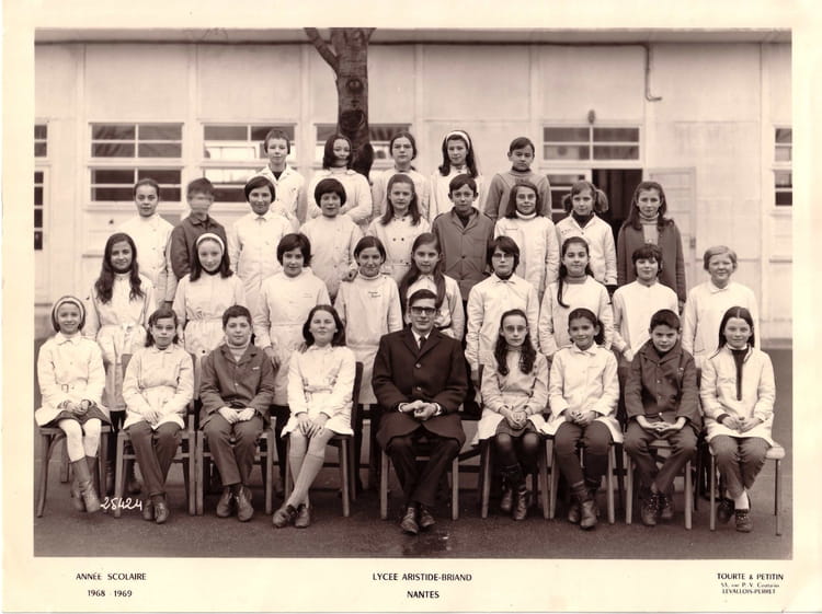 Photo de classe 6ème de 1968, Collège Aristide Briand - Copains d'avant