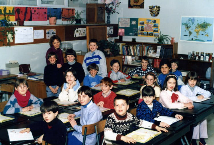 Photo de classe CM1 de 1985, ECOLE EST - Copains d'avant