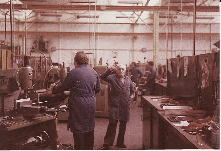 Photo de classe Atelier mécanique de 1970, THOMSON CSF - Copains d'avant