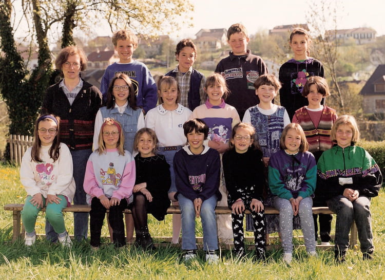 Photo de classe CM2 de 1996, Ecole Primaire (Saint Laurent La Roche ...