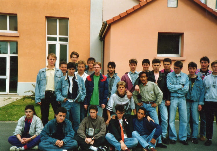 Photo de classe Electronique tsae de 1989, Lycée Professionnel Charles ...