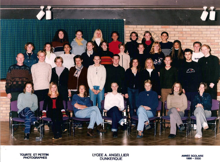 Photo de classe TL1 de 2000, Lycée Auguste Angellier - Copains d'avant