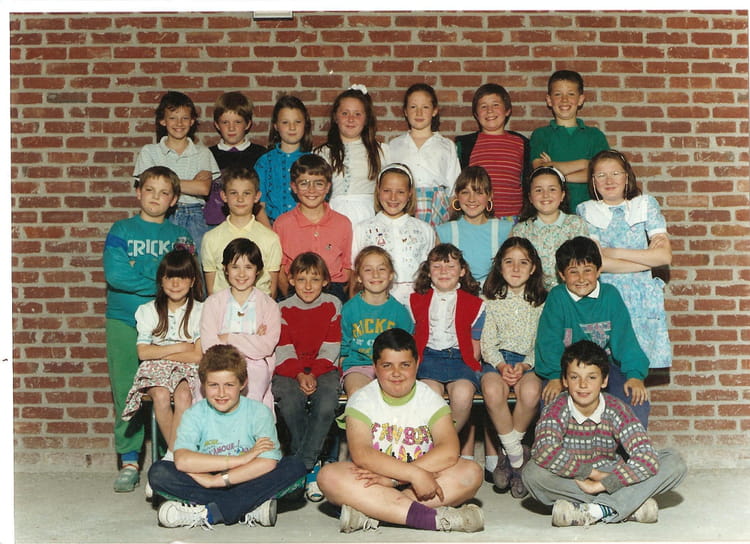 Photo de classe Primaire de 1987, Ecole Victor Hugo (Saint Python ...