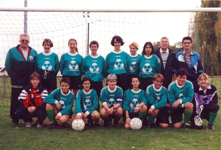 Photo de classe Football Féminin de 1998, USSB - Copains d'avant