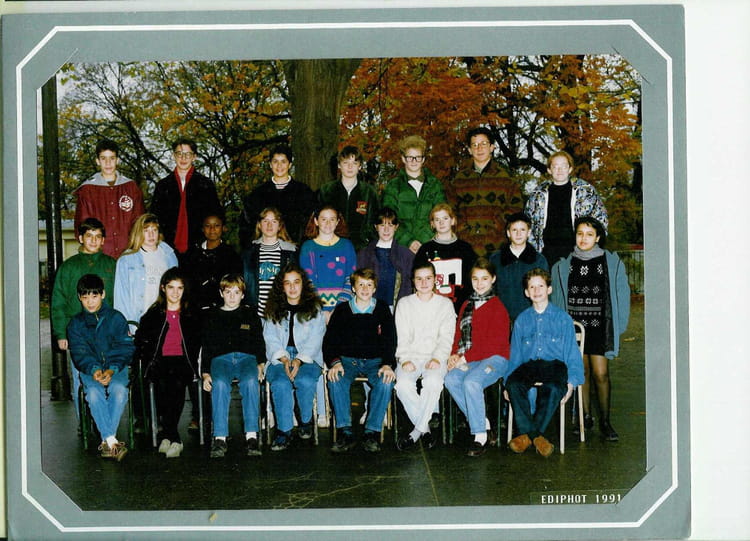 Photo de classe 4ème 4 de 1992, Collège Michelet - Copains d'avant