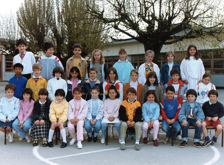 Photo de classe CE2 de 1985, Ecole Ste Marie/st Joseph Des Fins ...