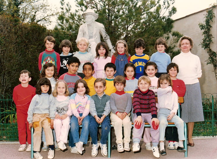 Photo de classe CP de 1986, ECOLE JH FABRE B ANNEXE IUFM - Copains d'avant